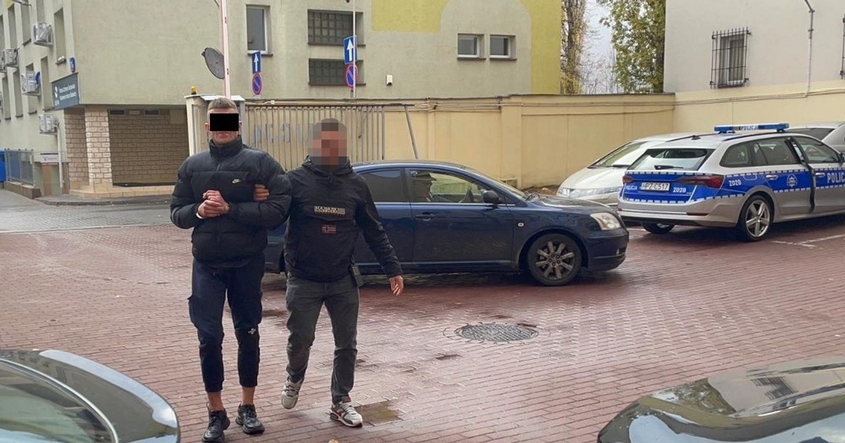 Nazarii V. ukradł z banku defibrylator i wyrzucił w galerii handlowej