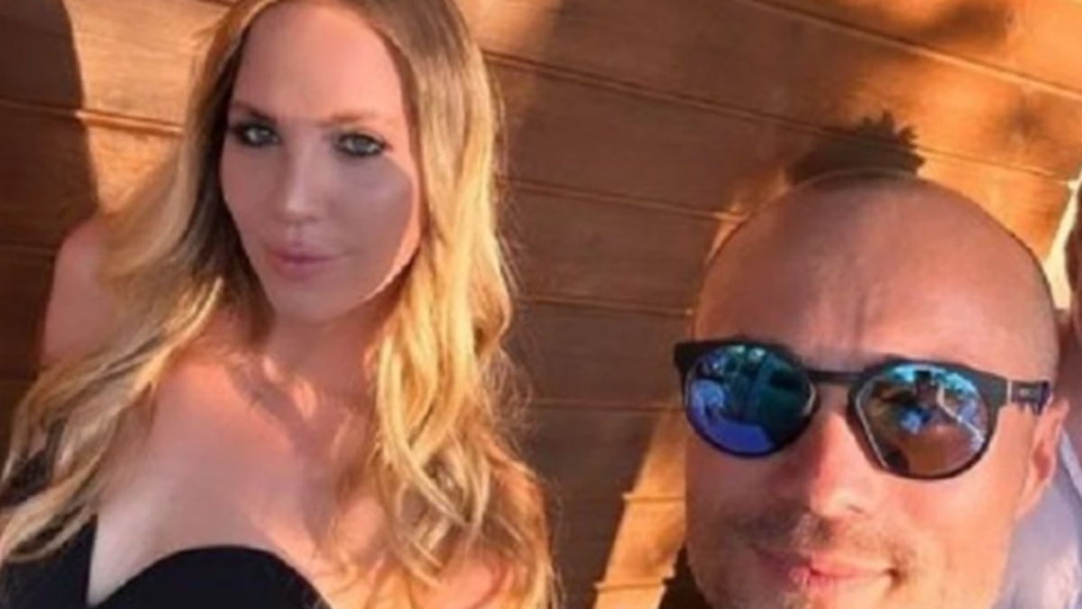 Ovo je fatalna doktorka, devojka Ace Sofronijevića: Ostavio je voditelju, pa nju zaveo - Blic