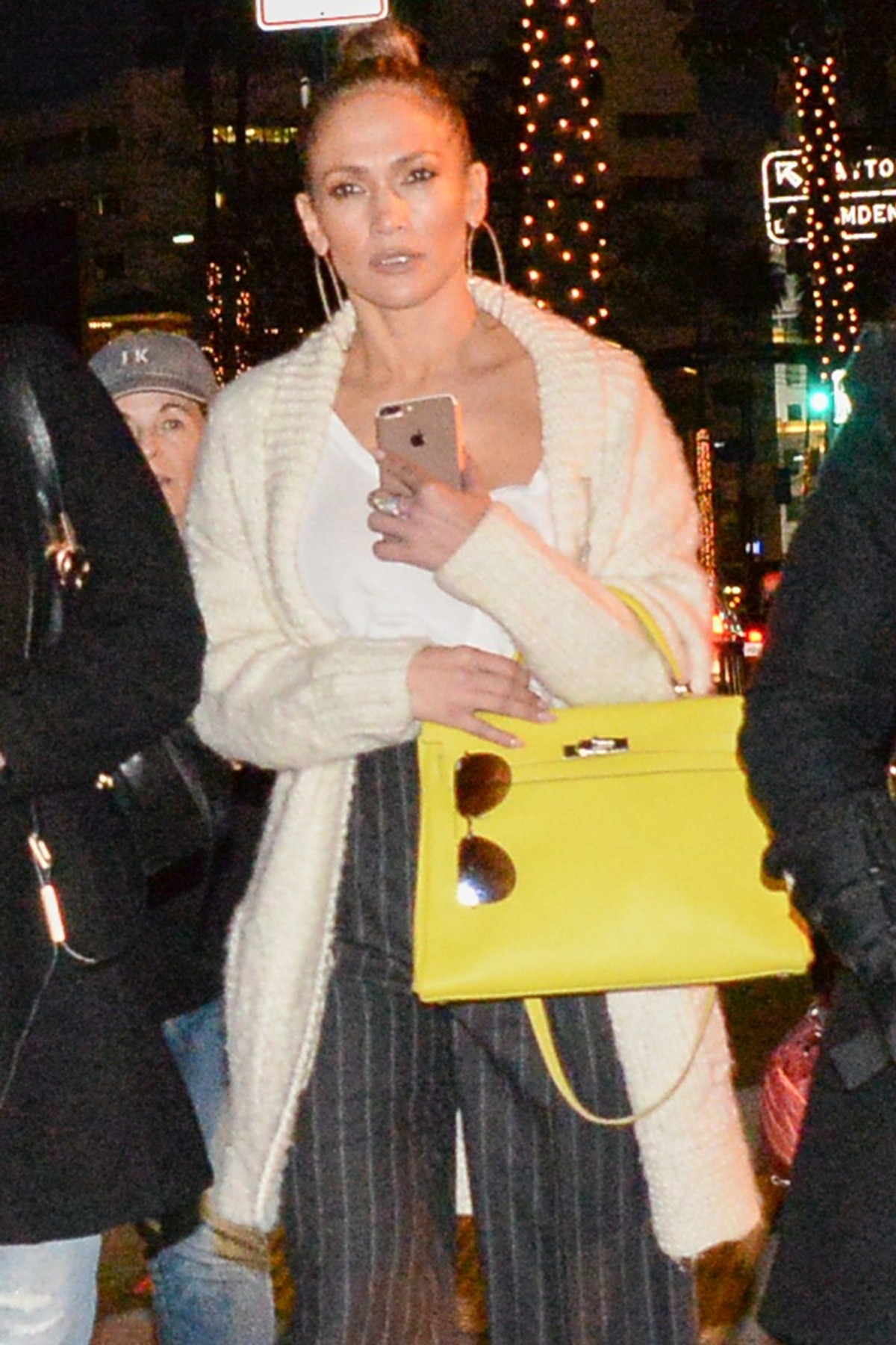 One obožavaju osamdesete! I umeju VRHUNSKI da prate RETRO TREND! - Žena.rs