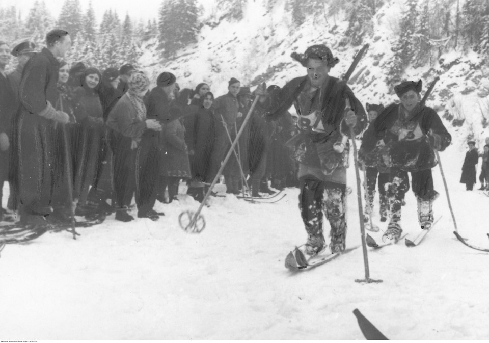 Worochta (Ukraina). "Narty, dancing, brydż" - tak się bawiono na ...