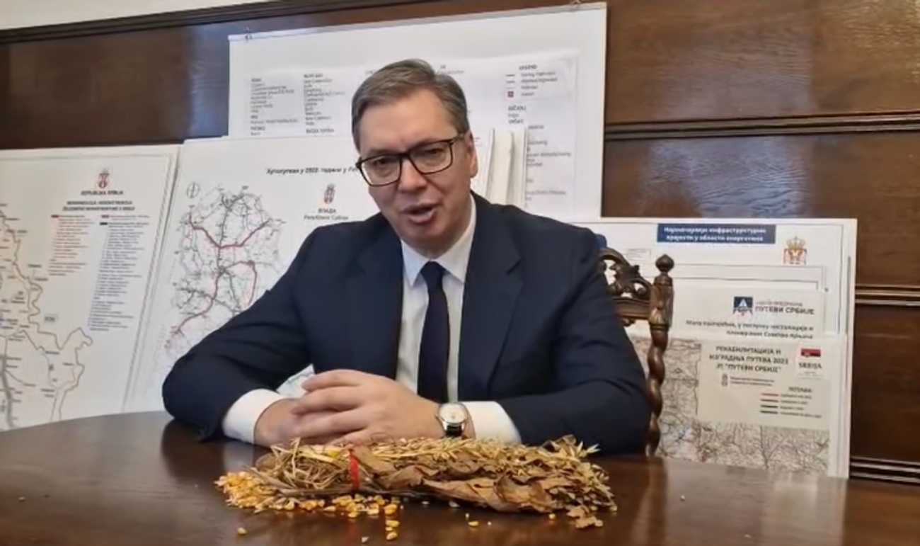 Vučić poklonio sat koji je dobio od Miloša Zemana prvoj srpskoj bebi rođenoj na Kosovu - Blic