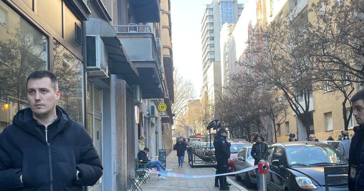 Prve slike sa mesta napada na policajca (FOTO) - Blic