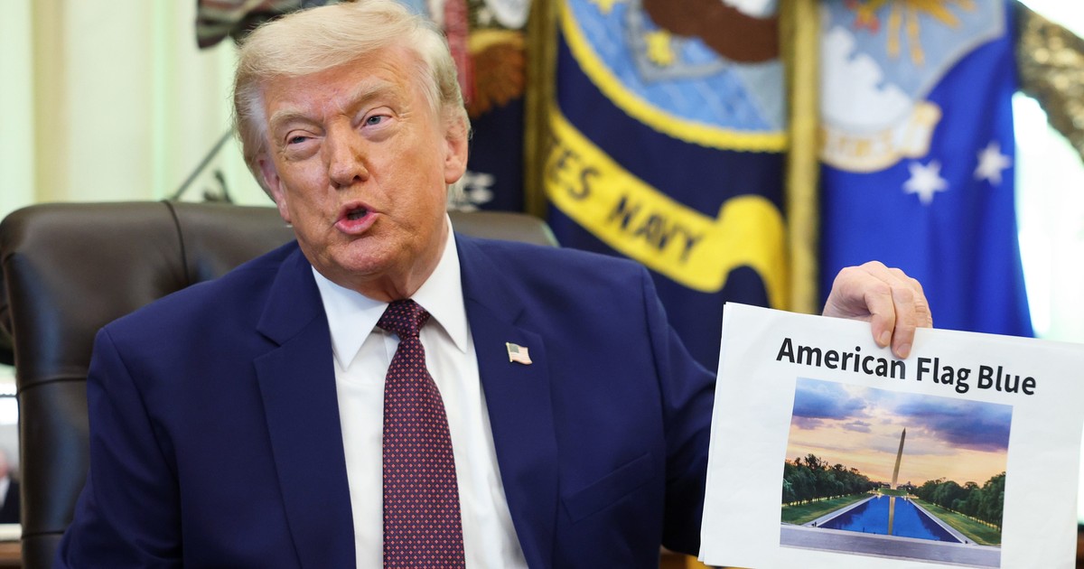 The Reflecting Pool is now 'American flag blue.' See how Trump has ...