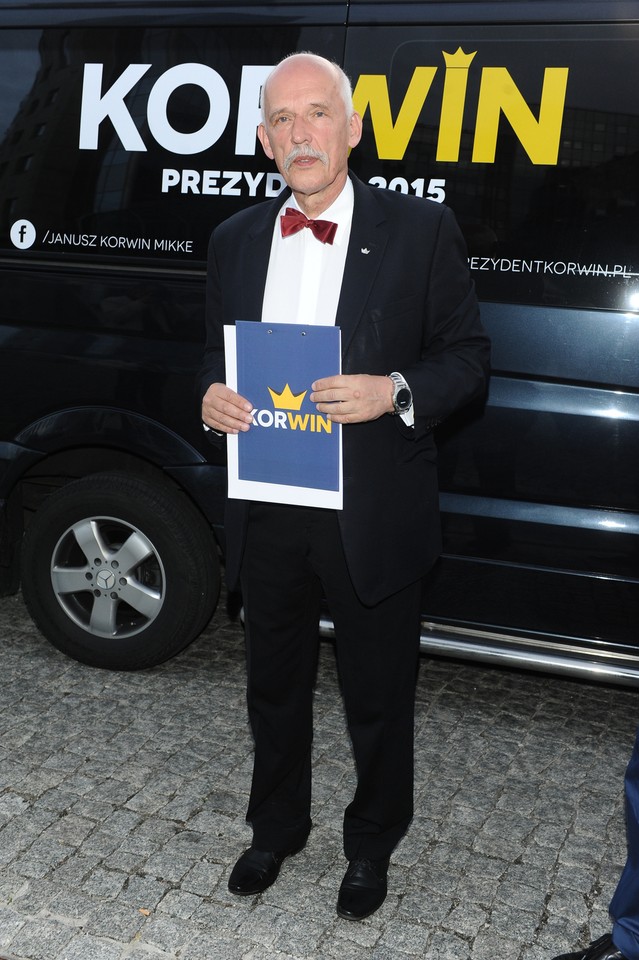 Janusz Korwin-Mikke ma ośmioro dzieci. Trzecia żona jest od niego młodsza o 44 lata - Plejada.pl