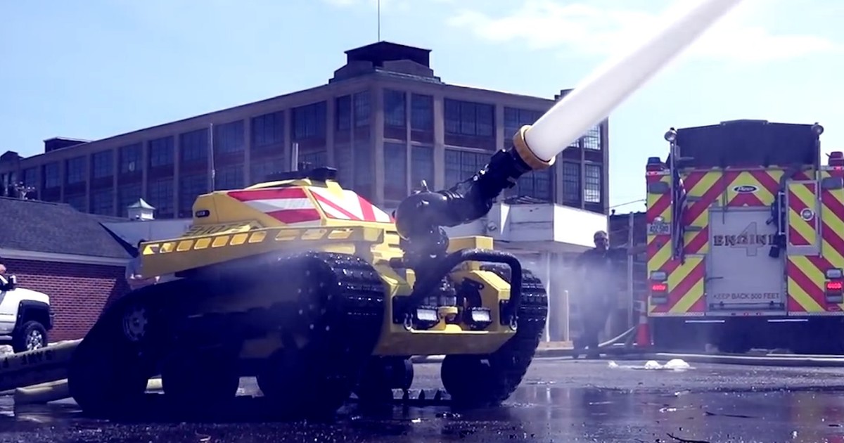 This firefighting robot tank could save lives by going places humans ...