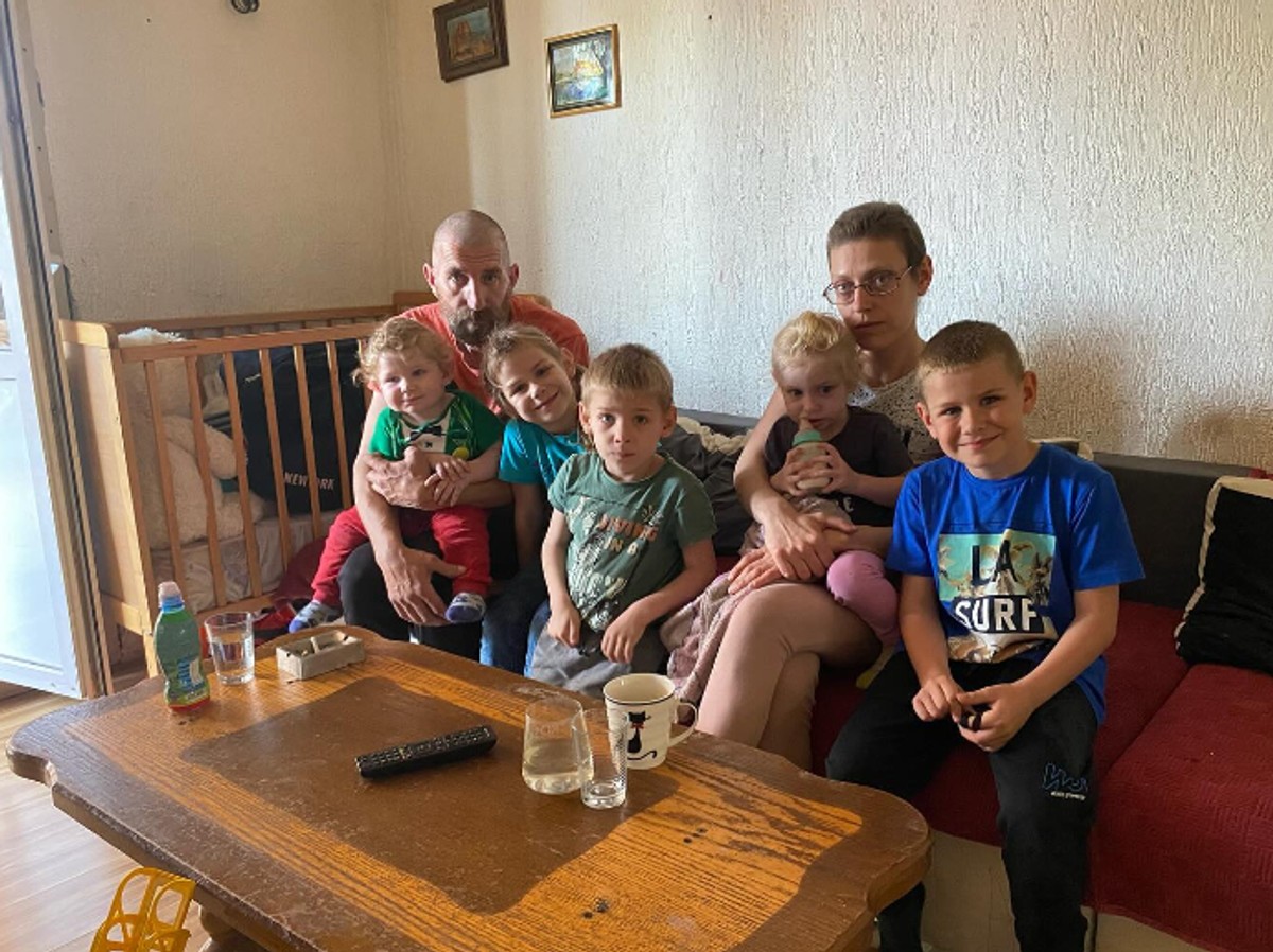 Kristina (31) i njen muž sa petoro dece žive u 35 kvadrata, a onda joj je život zadao najteži ...