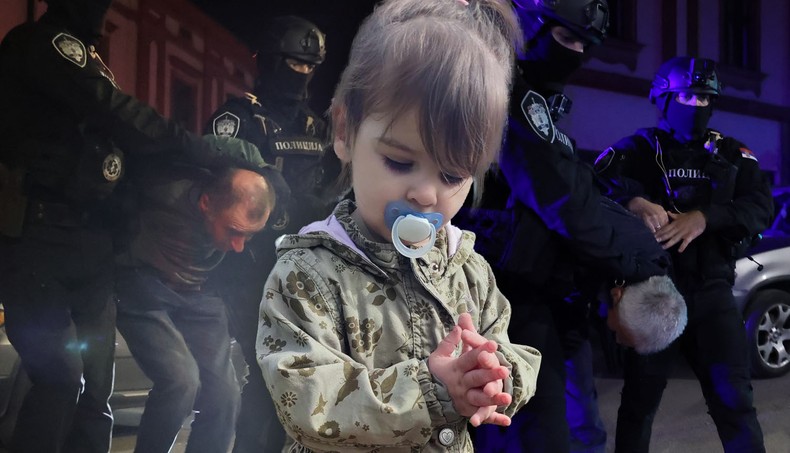 Misterija duga tri meseca: Danka Ilić (2) nestala je dok je bila u dvorištu sa majkom i bratom ...