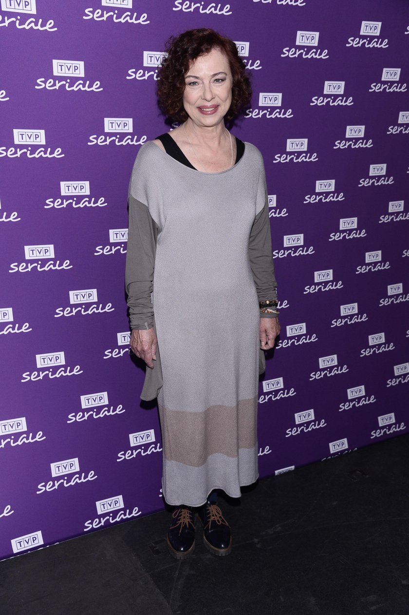 Debiutowała w „Seksmisji”, dziś jest wielką gwiazdą. Poznajesz?