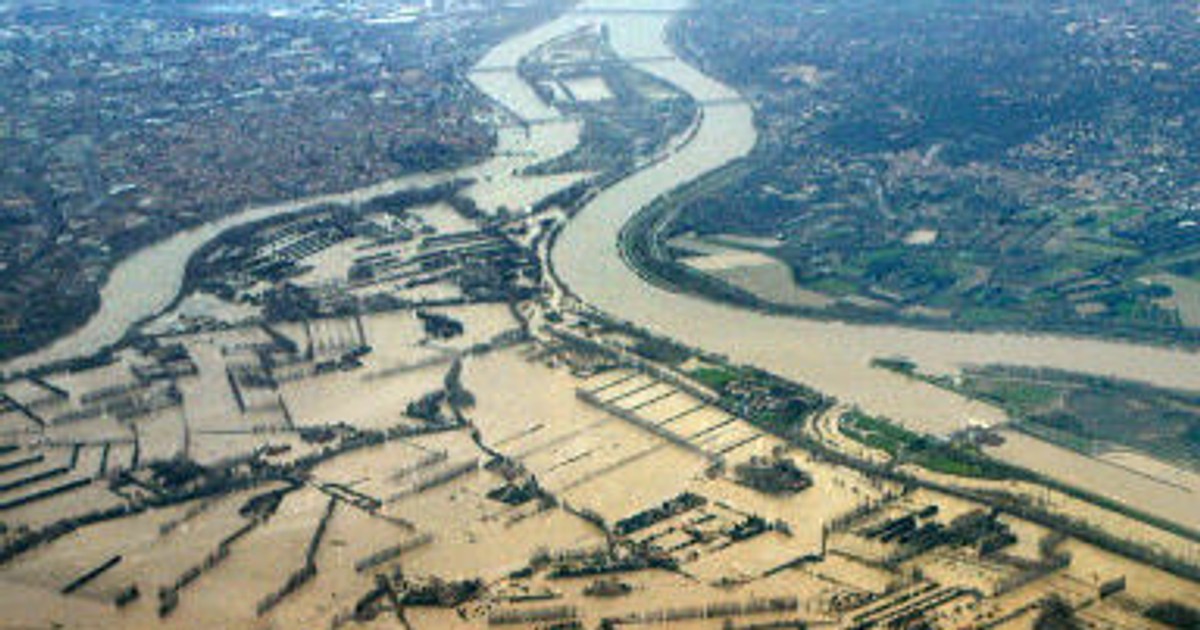 Powódź stulecia we Francji - Wiadomości