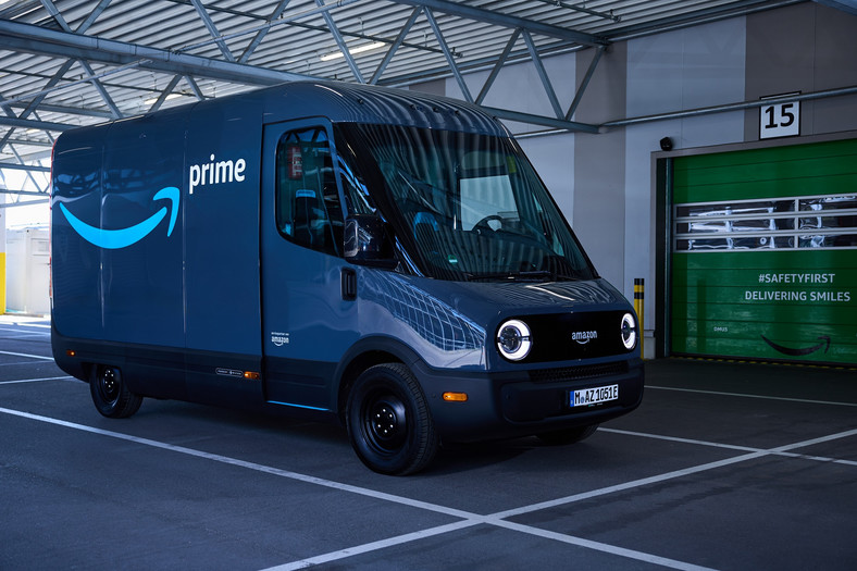 Zostałem kurierem Amazona i sprawdziłem, co potrafi specjalny van ...