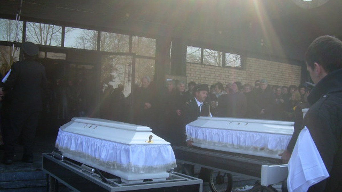 Sahranjene bliznakinje Isidora i Ivona Soldo - Blic