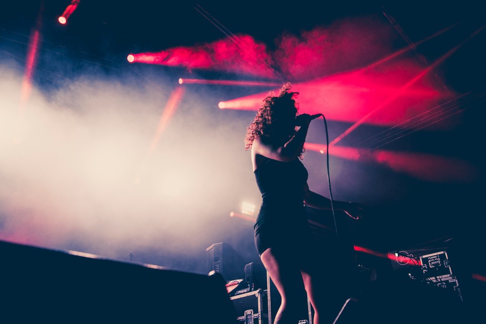 T-Mobile Nowe Horyzonty 2016. The Bug feat. Flowdan & Miss Red w ...