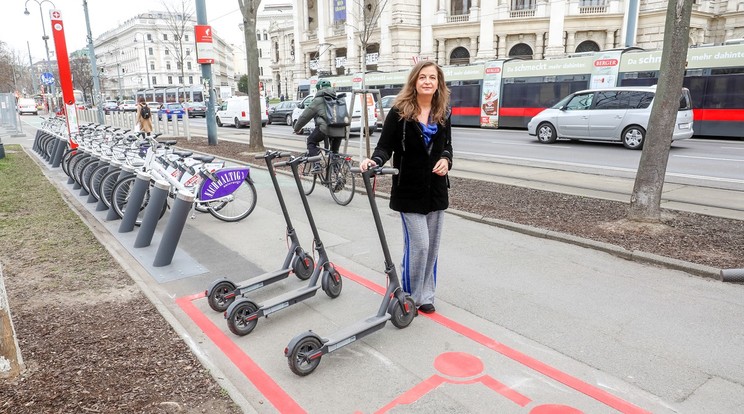 Bécsben szigorítják az elektromos rollerezés szabályait - Blikk