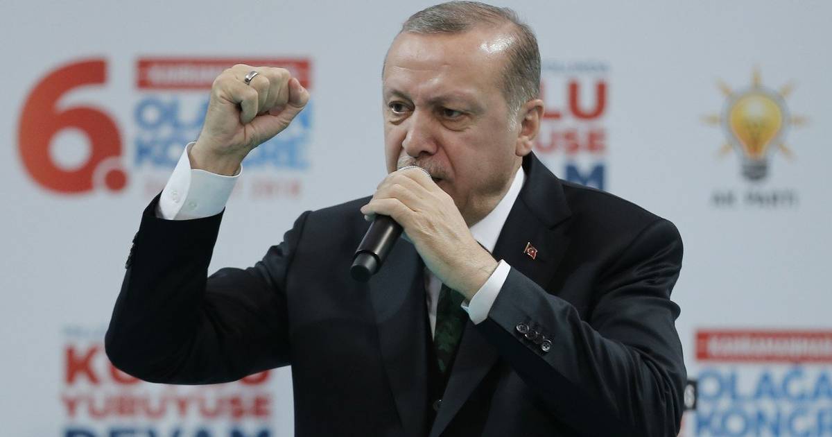 "Ako pogine, staviće zastavu preko nje": Erdogan šokirao svet ...