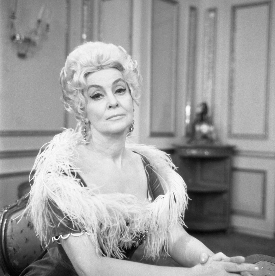 Legendy PRL. Nina Andrycz - dama polskich scen - Plejada.pl