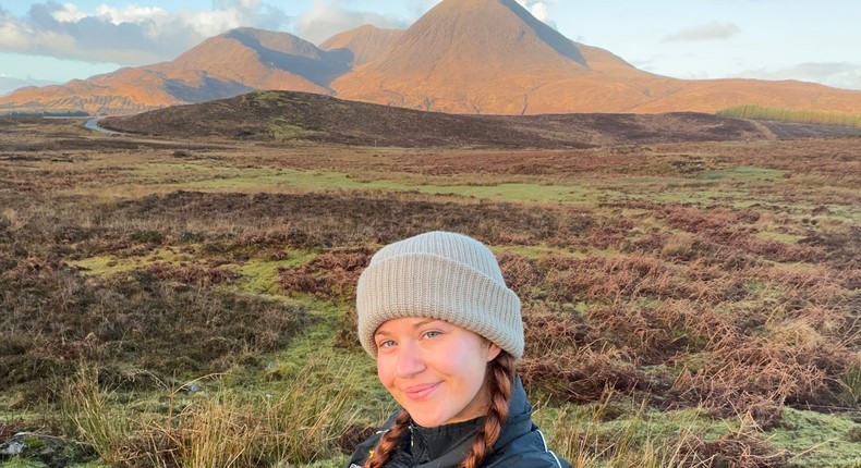 A millennial ditched the city and moved to a remote island in Scotland ...