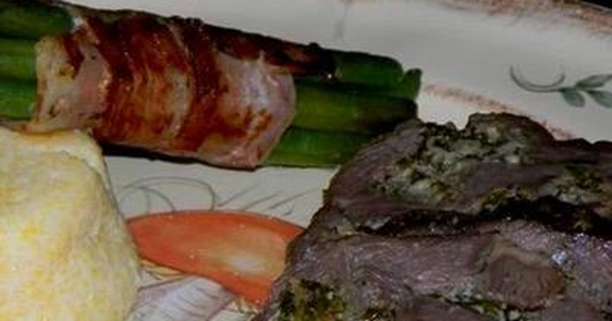 Báránytekercs baconos ceruzababbal és kukoricakásával recept