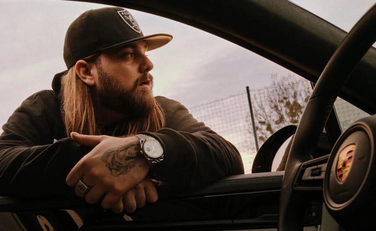 Polski raper pokazał spersonalizowanego SUV-a Porsche. To trzeba ...