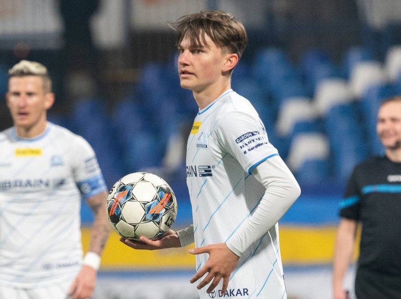 Milenialsi i pokolenie Z w jednej szatni. Ten trener znalazł na to ...