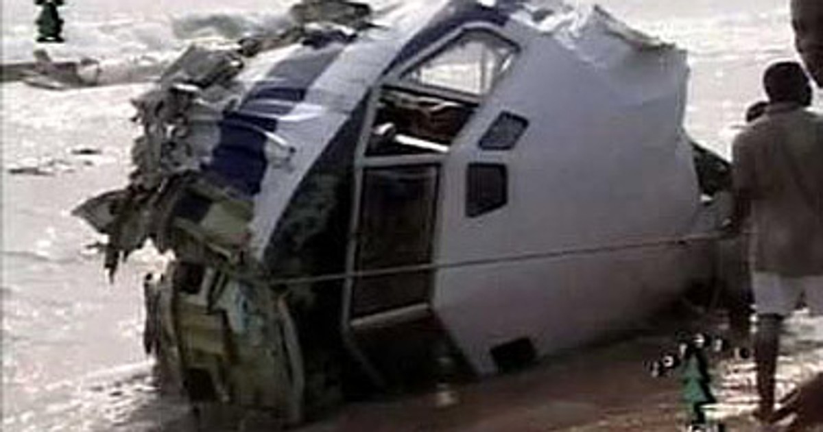 Na pokładzie było 96 osób, wysiadło 9. Wkrótce samolot się rozbił. Nikt ...