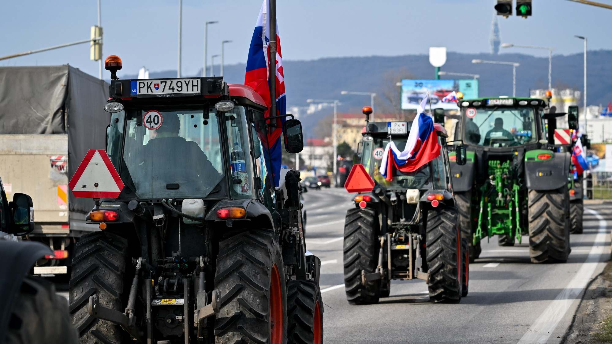 Protest farmárov v Bratislave: Vodiči, vyhnite sa týmto trasám | Koktejl.sk