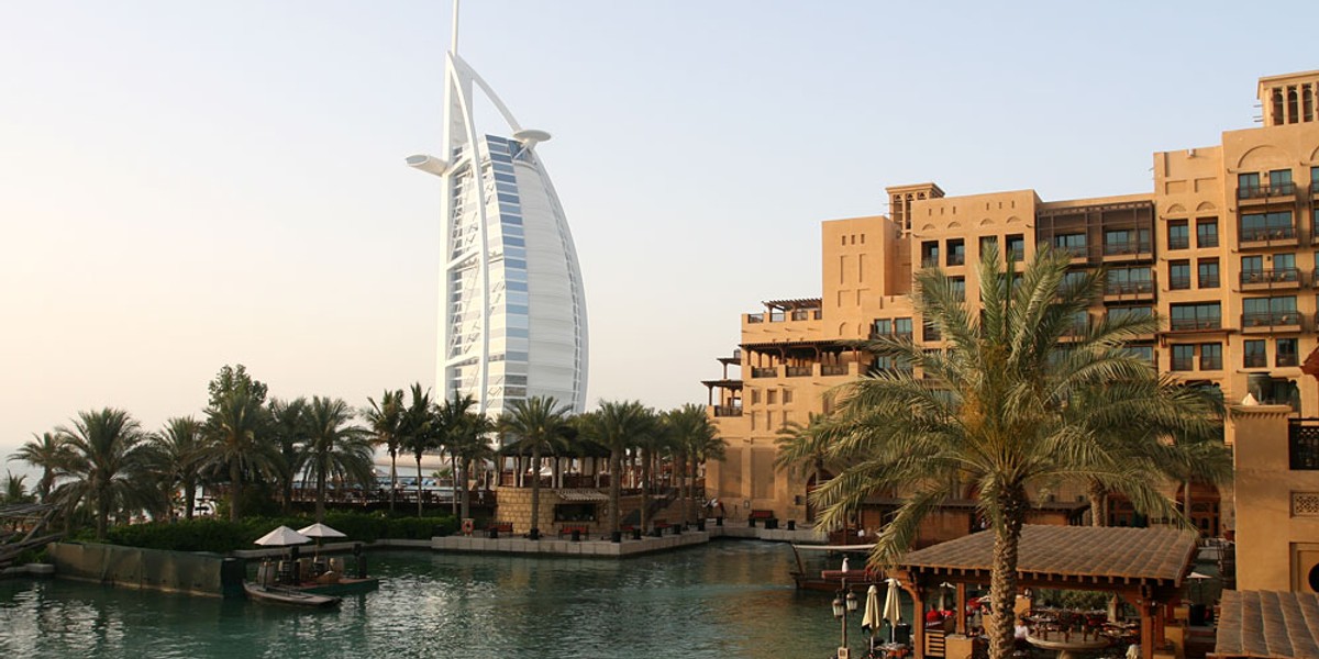 Zjednoczone Emiraty Arabskie - Podstawowe informacje - Podróże