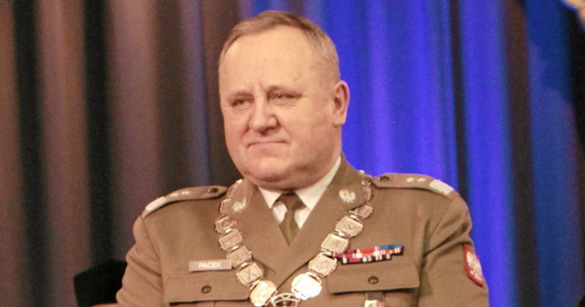 Gen. Pacek ponownie rektorem Akademii Obrony Narodowej - Wiadomości