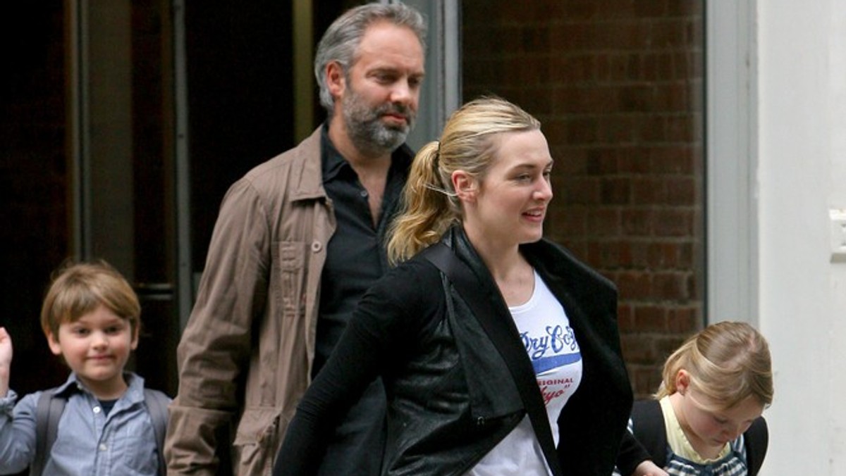 Kate Winslet i Sam Mendes z dziećmi - Plejada.pl