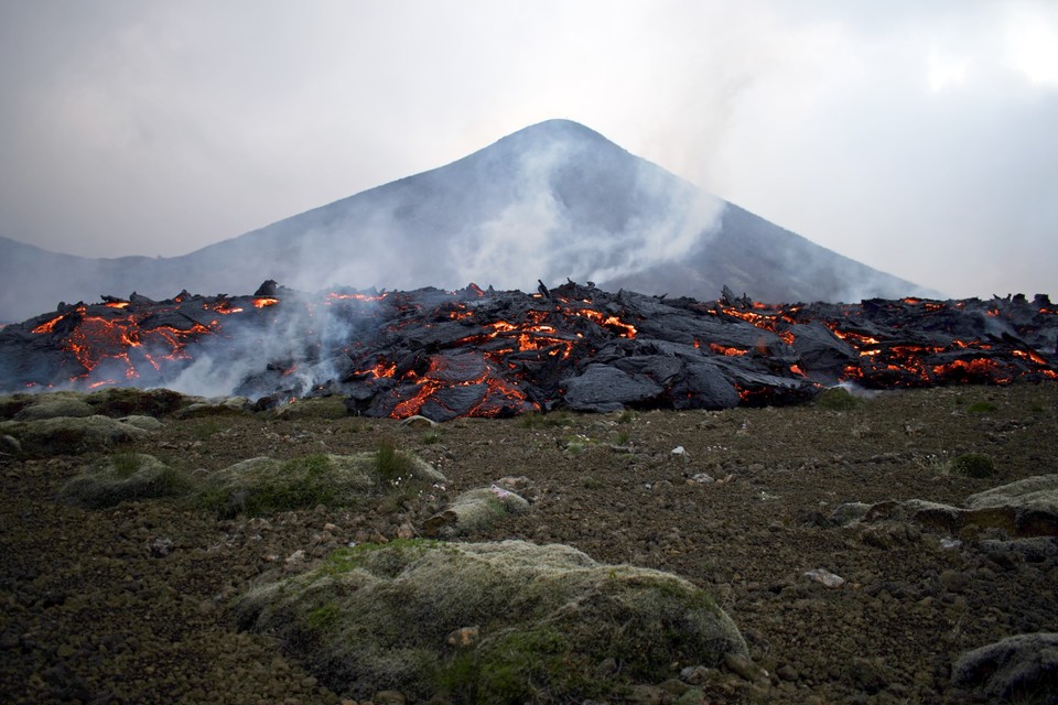W pobliżu Reykjaviku wybuchł wulkan. Władze ostrzegają podróżnych - Podróże