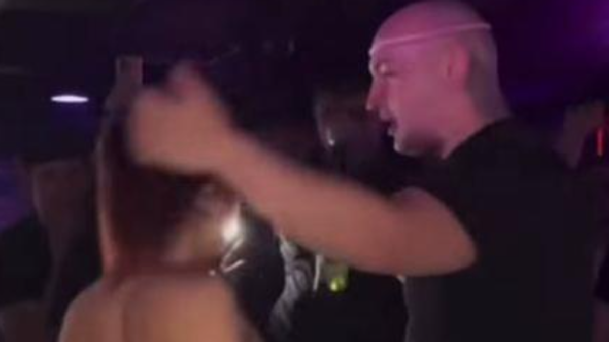 Desingerica ponovo pljuje fanovima u usta, ovoga puta to uradio na mnogo gadniji način - Blic