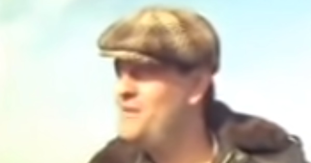 Thomas "Mensi" Mensforth nie żyje. Wokalista zmarł po długiej walce z COVID