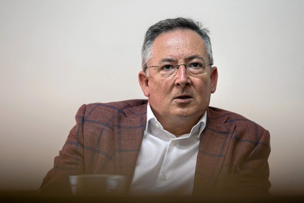 Kontratak ws. TVP. Sienkiewicz wydał oświadczenie: Decyzja nie ma mocy ...