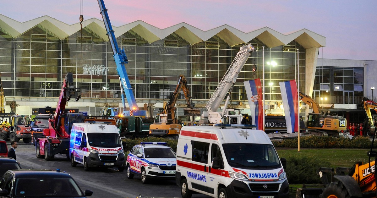 11 osób zatrzymanych w związku z tragedią na dworcu kolejowym w Nowym Sadzie - Wiadomości