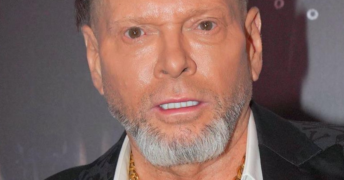 Krzysztof Rutkowski pojawił się w bujnej czuprynie na jednej z imprez