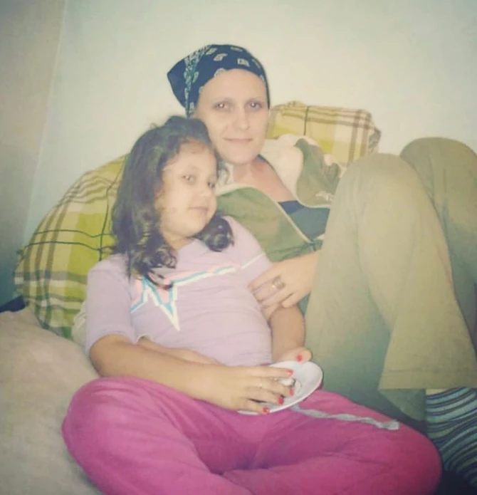 Aleksandra je imala 28 godina kada je primetila čudnu, malu izraslinu ... Aleksandra je imala 28 godina kada je primetila čudnu, malu izraslinu ...