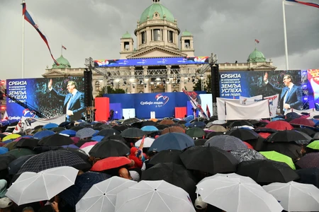 Veliki skup SNS kod Skupštine, okupljeni preplavili centar Beograda, počeli govori - Blic