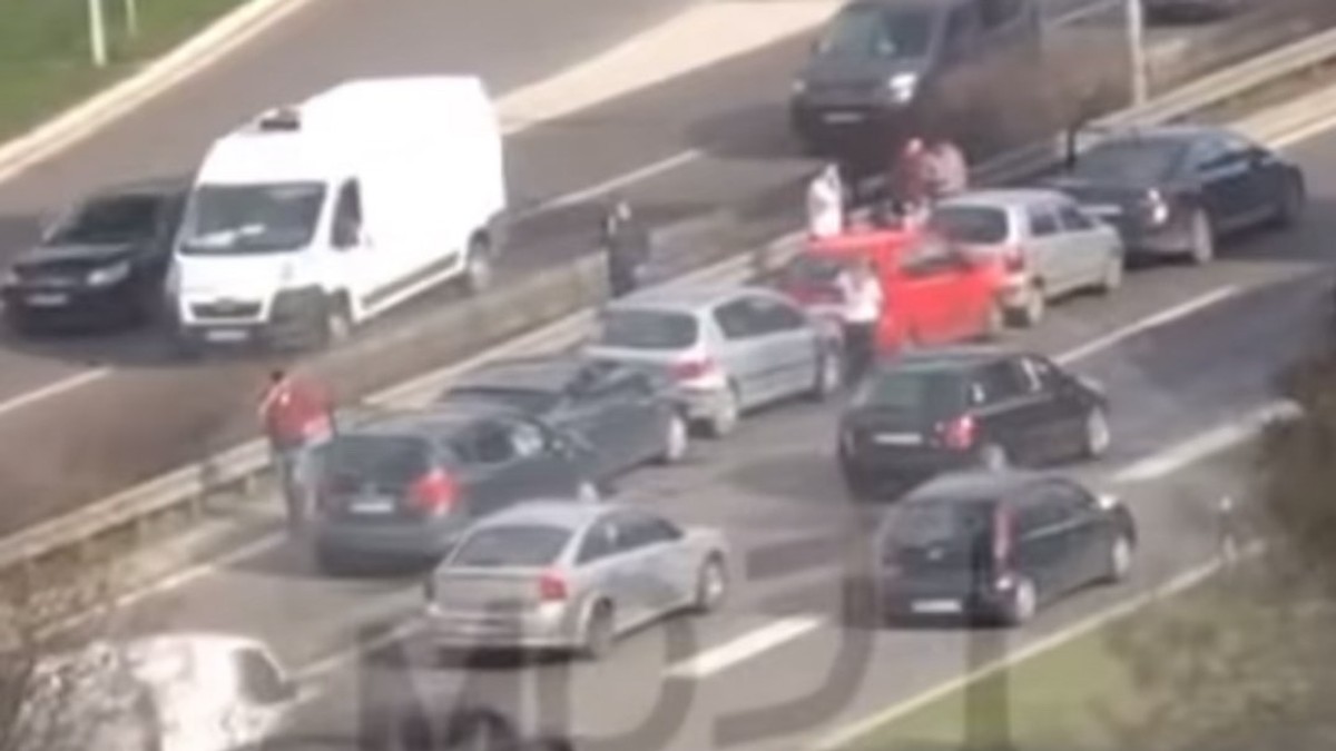 Lančani sudar šest vozila na Novom Beogradu, ogromna gužva na moto-putu ka Sava centru - Blic