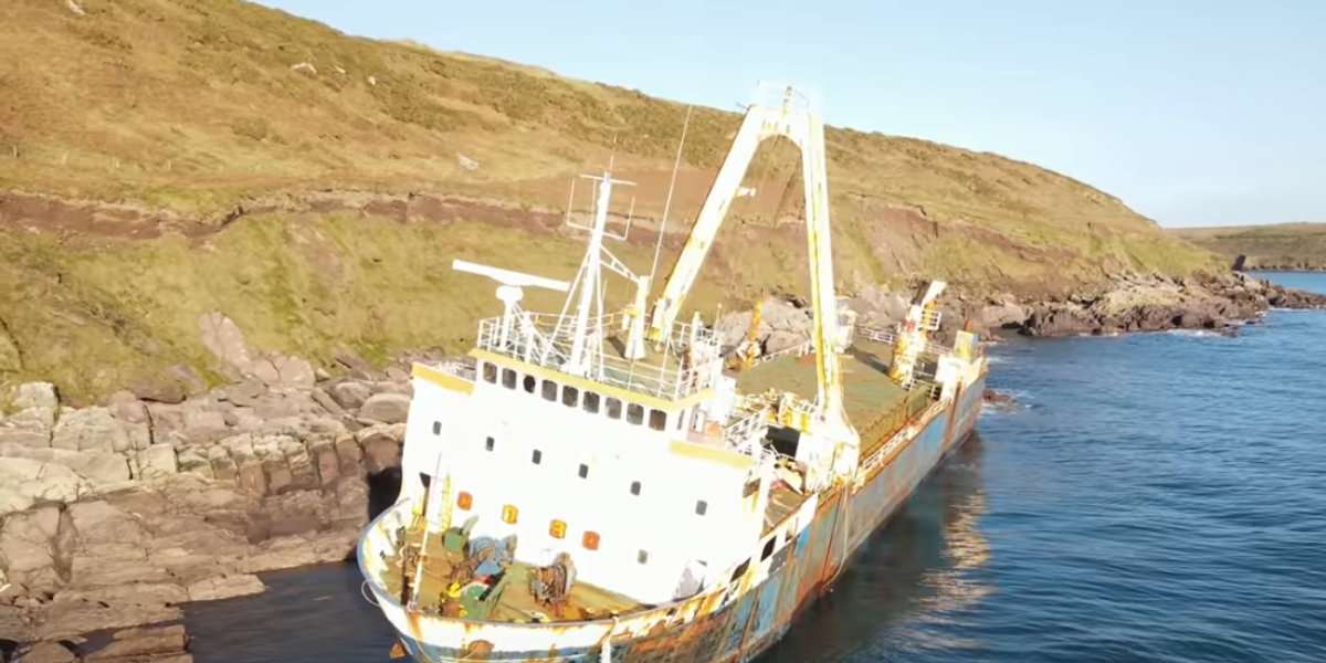 Statek-widmo już rok "straszy" na wybrzeżu Irlandii. MV Alta dryfował ...