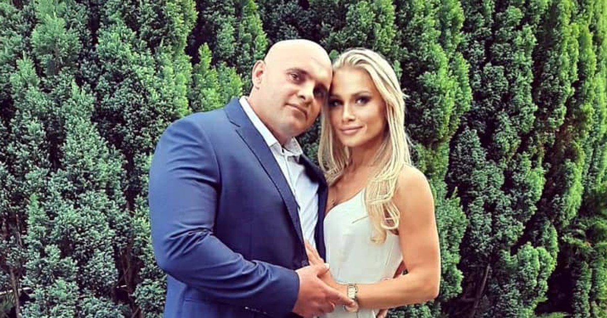 Dominik Abus z ukochaną oburzyli fanów. Poszło o zdjęcie Igi topless