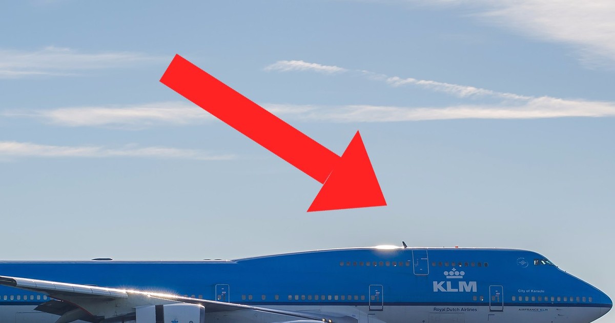 Here's why Boeing 747s have a giant hump in the front | Business ...