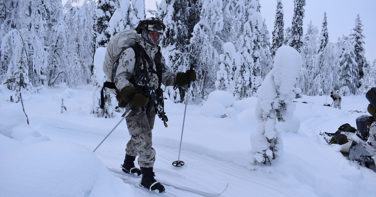 Snowmobiles, skis, and laser tag: How NATO soldiers train for Arctic ...