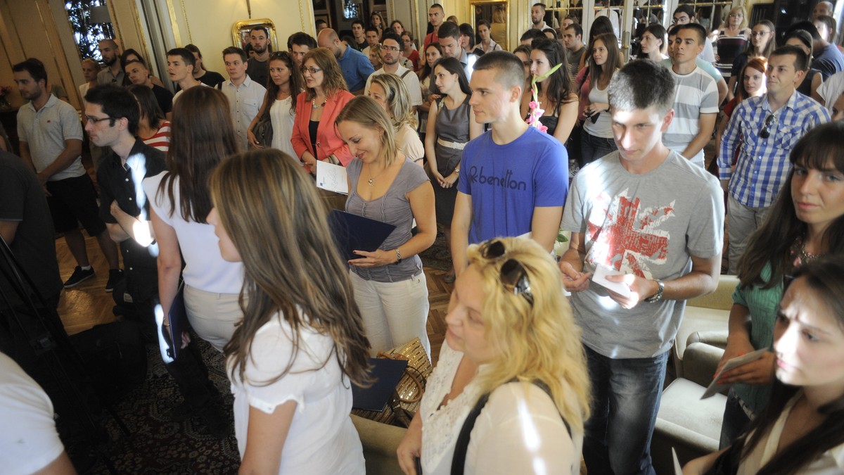 Fond za mlade talente objavio konkurs za stipendije - Blic