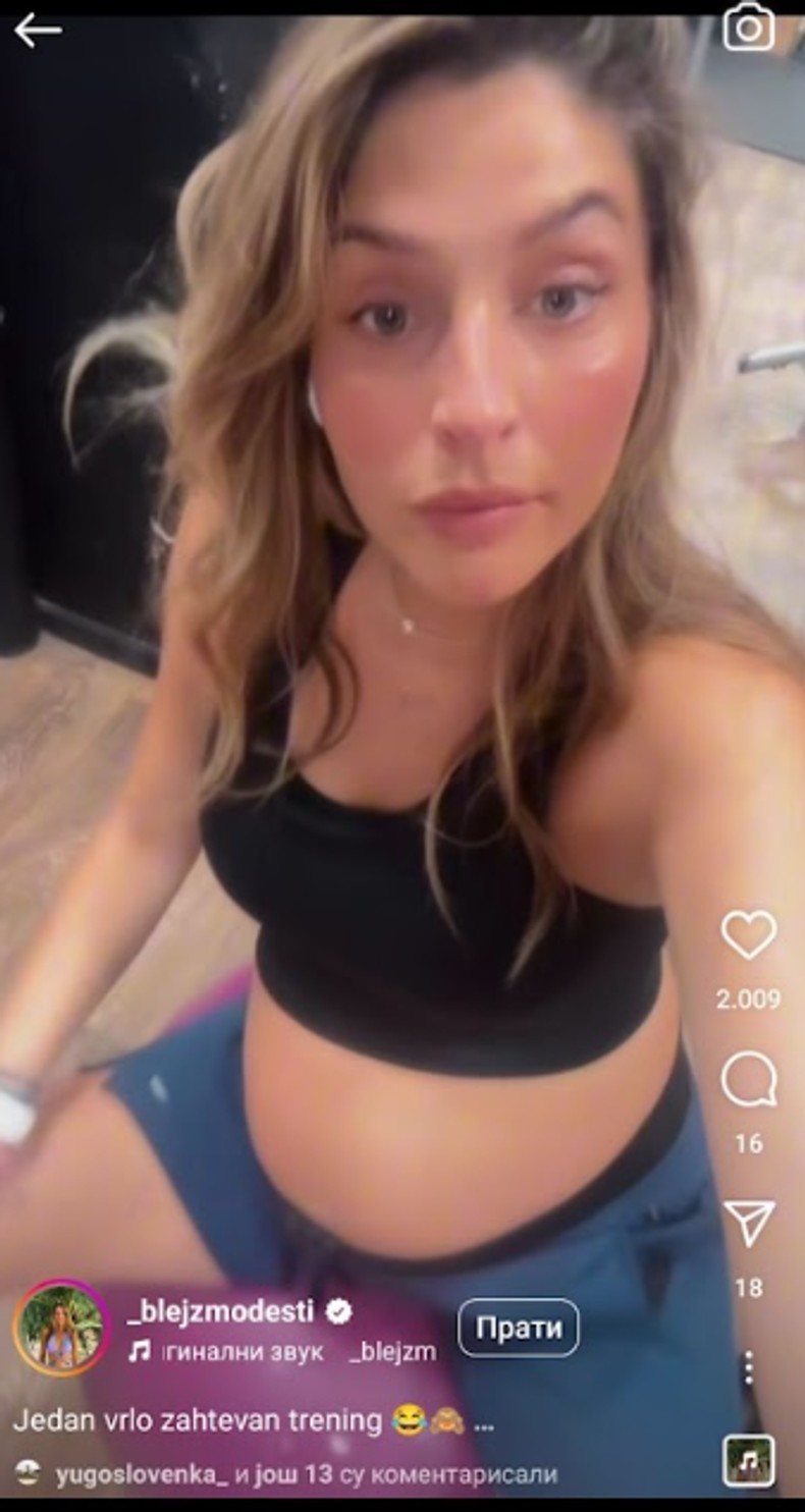 (Video) Naša glumica trenira sa stomakom do zuba: Na njoj samo mini top i šorts: Malo traka za ...
