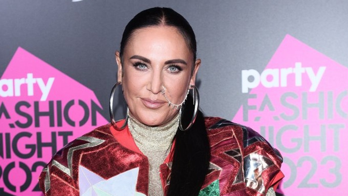 Kayah w kolorowej stylizacji olśniła. Wszyscy patrzą na biżuterię ...