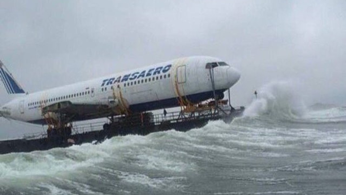 Pływający samolot Boeing 767 u wybrzeży Irlandii - Podróże
