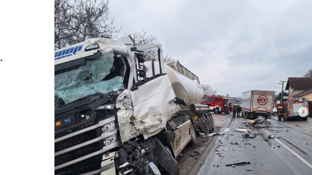 Direktan sudar dva kamiona u Rakovcu - Blic