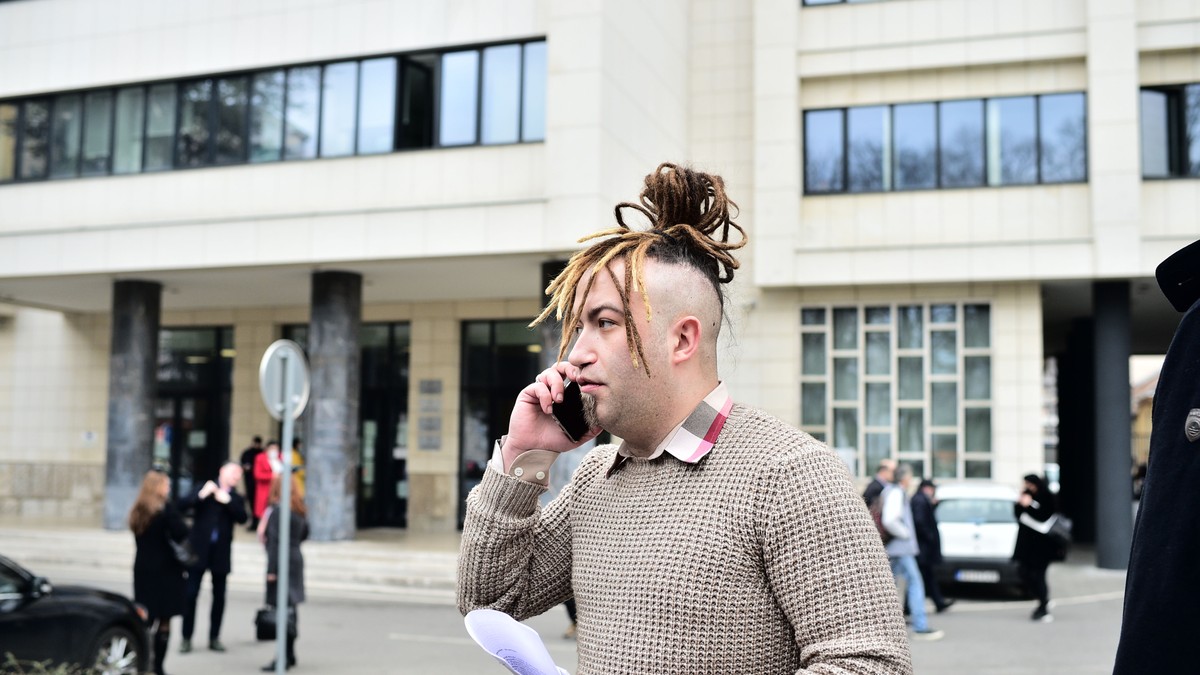 stefan djuric rasta kucni zatvor nanogica video - Blic