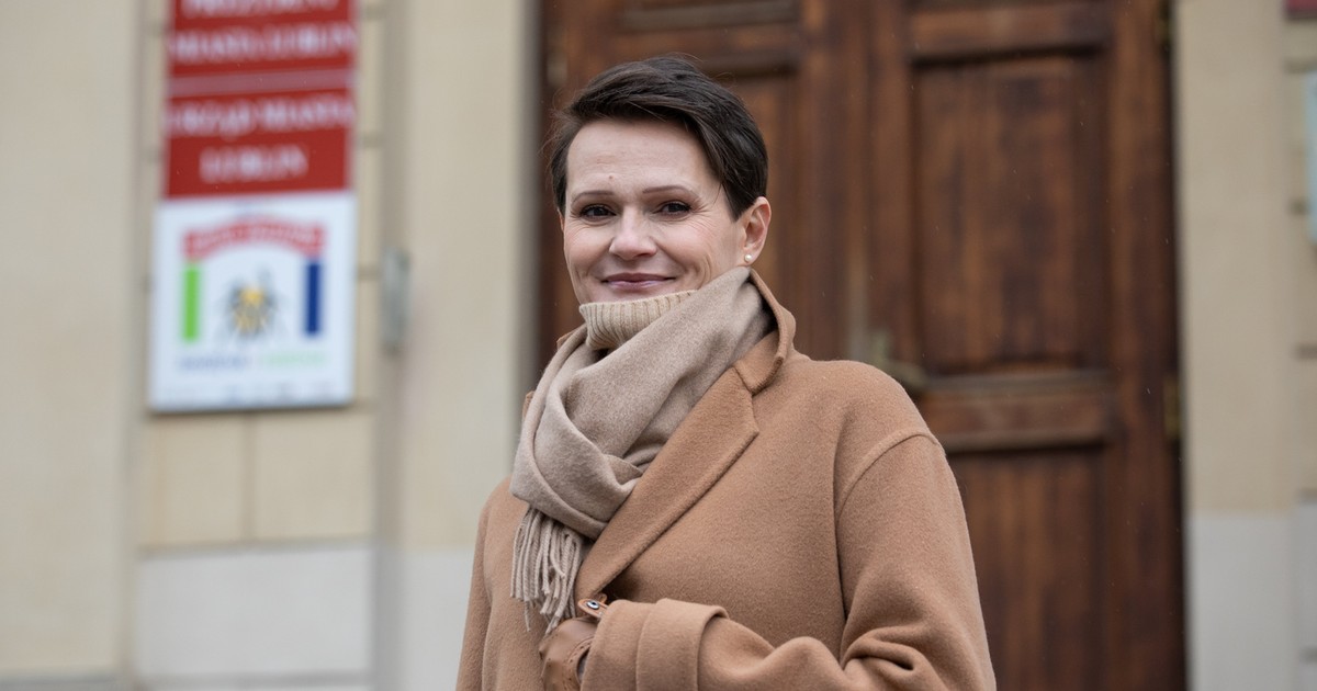 Nauczycielka złożyła skargę na dyrektorkę. Młodzież stanęła po jej ...