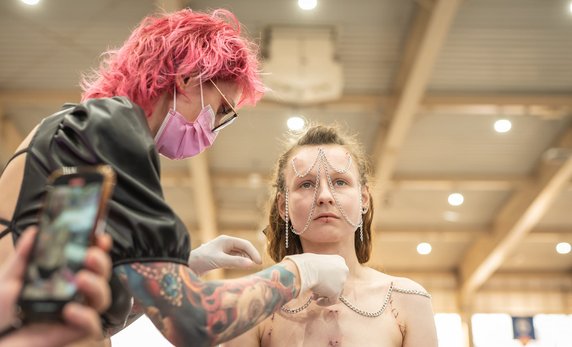 Play piercing, czyli ekstremalne modyfikacje ciała (nie) tylko dla ...