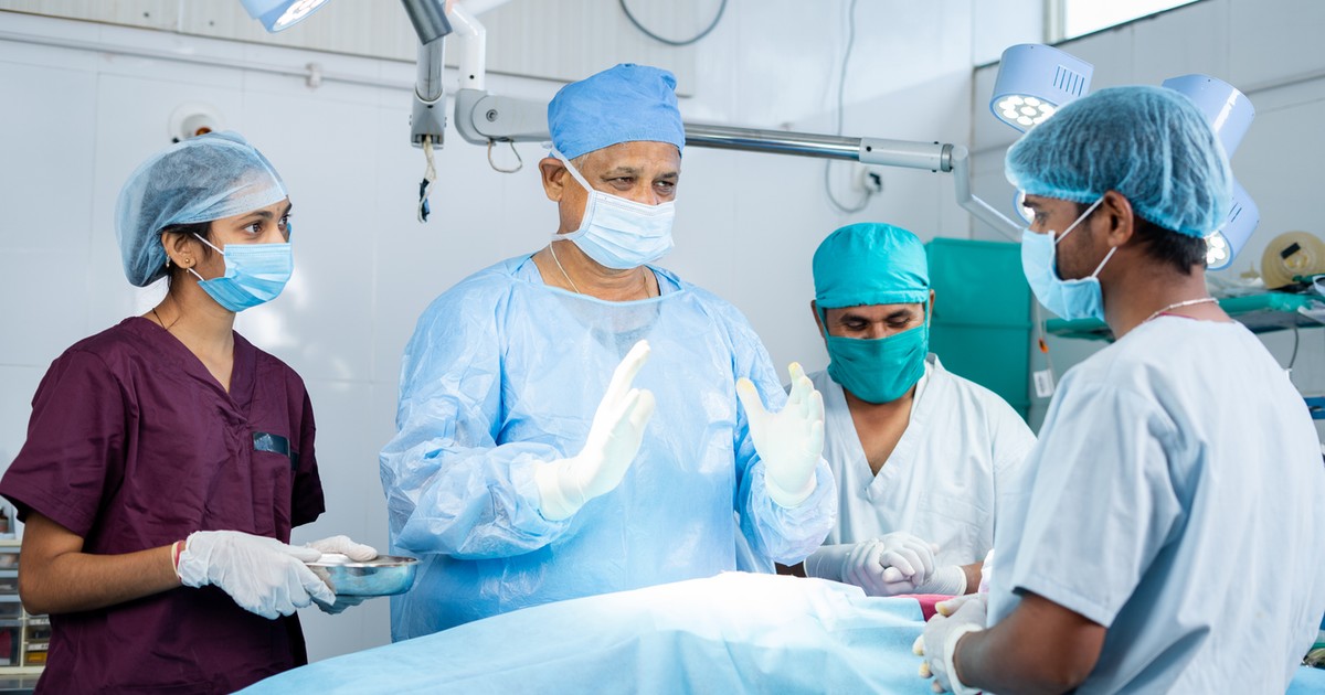 Guz jeden na milion osiągnął wielkość głowy. Wycięli go, gdy zaczął ...